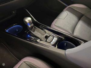 Blue Toyota C-HR 2018 in Marijampole, with an engine capacity of 1.80 L and mileage of 160 thousand km for 16999 €, photo 5 on AUTOMOTO.COM.LV