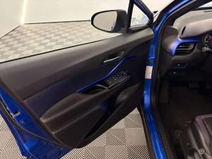 Blue Toyota C-HR 2018 in Marijampole, with an engine capacity of 1.80 L and mileage of 160 thousand km for 16999 €, photo 13 on AUTOMOTO.COM.LV