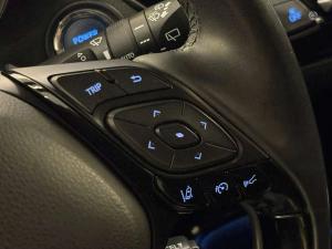Blue Toyota C-HR 2018 in Marijampole, with an engine capacity of 1.80 L and mileage of 160 thousand km for 16999 €, photo 29 on AUTOMOTO.COM.LV