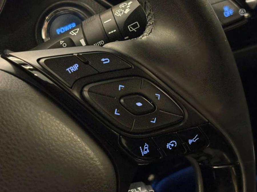 Blue Toyota C-HR 2018 in Marijampole, with an engine capacity of 1.80 L and mileage of 160 thousand km for 16999 €, photo 29 on AUTOMOTO.COM.LV