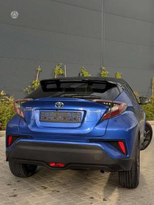 Blue Toyota C-HR 2018 in Vilnius, with an engine capacity of 1.80 L and mileage of 219 thousand km for 13900 €, photo 6 on AUTOMOTO.COM.LV
