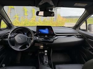 Blue Toyota C-HR 2018 in Vilnius, with an engine capacity of 1.80 L and mileage of 219 thousand km for 13900 €, photo 10 on AUTOMOTO.COM.LV