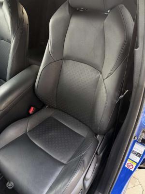 Blue Toyota C-HR 2018 in Vilnius, with an engine capacity of 1.80 L and mileage of 219 thousand km for 13900 €, photo 13 on AUTOMOTO.COM.LV