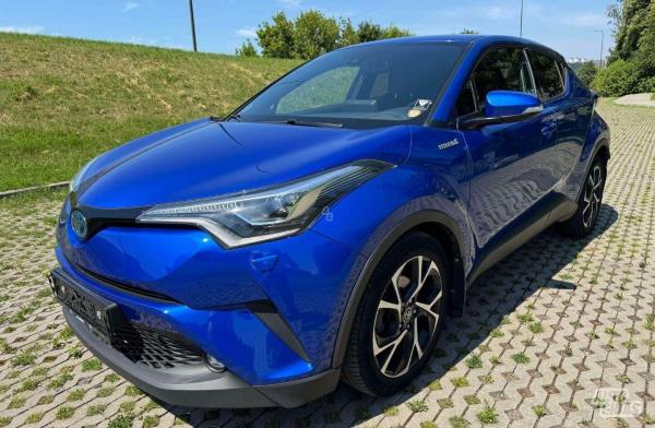 Blue Toyota C-HR 2018 in Kaunas, with an engine capacity of 1.80 L and mileage of 141 thousand km for 16950 €, photo 3 on AUTOMOTO.COM.LV