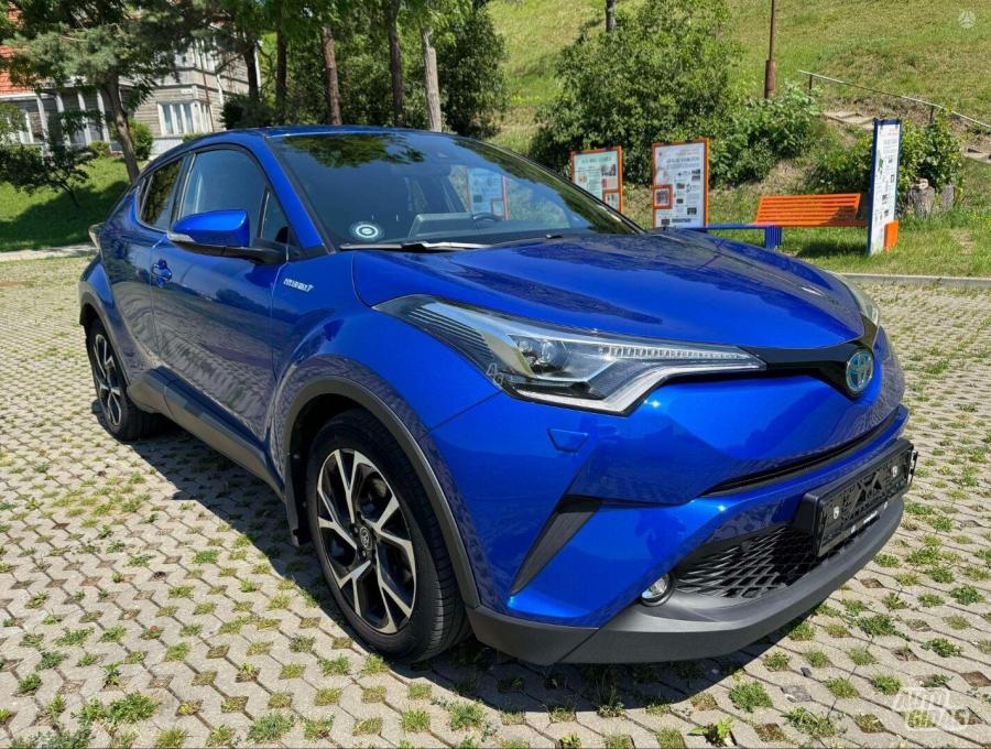 Синий Тойота C-HR 2018 в Каунас, объемом двигателя 1.80 л и пробегом 141 тыс. км за 16950 €, фото 5 на AUTOMOTO.COM.LV