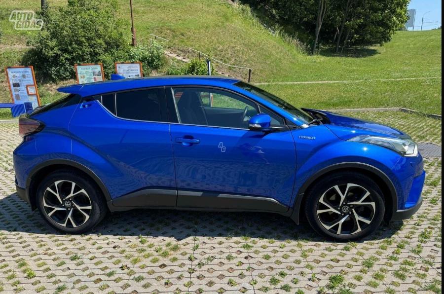 Синий Тойота C-HR 2018 в Каунас, объемом двигателя 1.80 л и пробегом 141 тыс. км за 16950 €, фото 6 на AUTOMOTO.COM.LV
