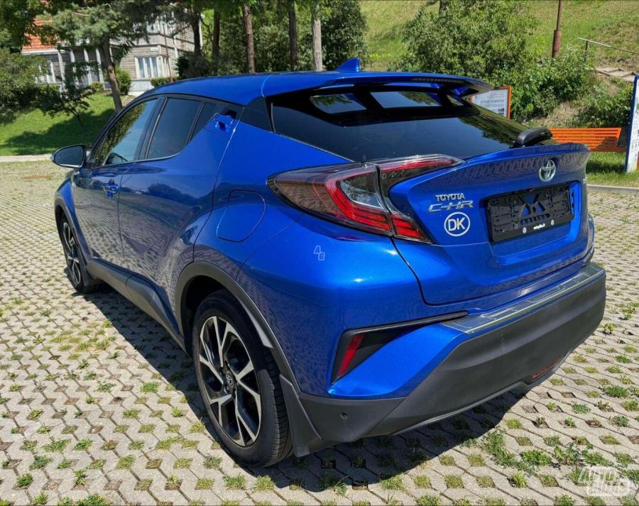 Синий Тойота C-HR 2018 в Каунас, объемом двигателя 1.80 л и пробегом 141 тыс. км за 16950 €, фото 9 на AUTOMOTO.COM.LV