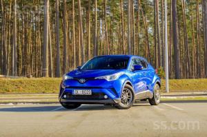 Синий Тойота C-HR 2018 в Рига, объемом двигателя 1.80 л и пробегом 79 тыс. км за 16790 €, фото  на AUTOMOTO.COM.LV