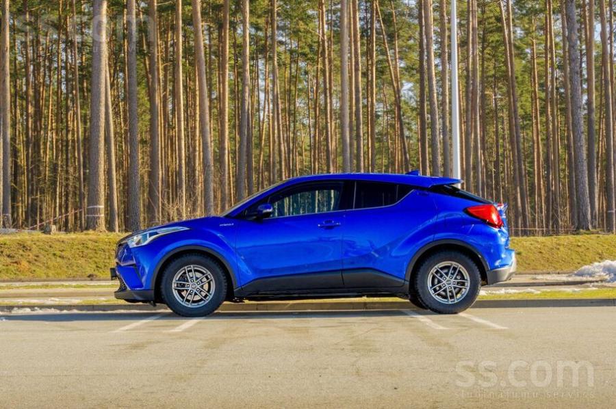 Синий Тойота C-HR 2018 в Рига, объемом двигателя 1.80 л и пробегом 79 тыс. км за 16790 €, фото 5 на AUTOMOTO.COM.LV