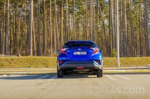 Синий Тойота C-HR 2018 в Рига, объемом двигателя 1.80 л и пробегом 79 тыс. км за 16790 €, фото 7 на AUTOMOTO.COM.LV