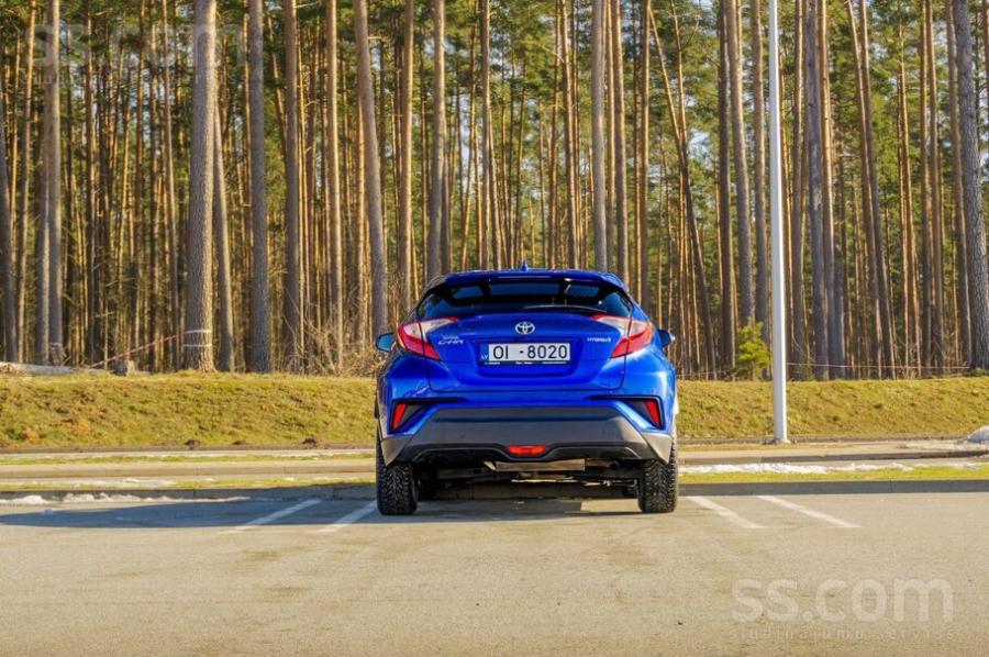 Синий Тойота C-HR 2018 в Рига, объемом двигателя 1.80 л и пробегом 79 тыс. км за 16790 €, фото 7 на AUTOMOTO.COM.LV