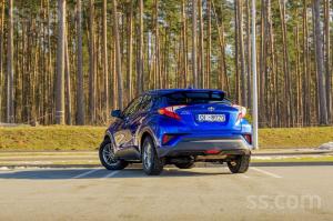 Синий Тойота C-HR 2018 в Рига, объемом двигателя 1.80 л и пробегом 79 тыс. км за 16790 €, фото 8 на AUTOMOTO.COM.LV