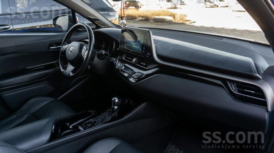 Синий Тойота C-HR 2018 в Рига, объемом двигателя 1.80 л и пробегом 79 тыс. км за 16790 €, фото 11 на AUTOMOTO.COM.LV