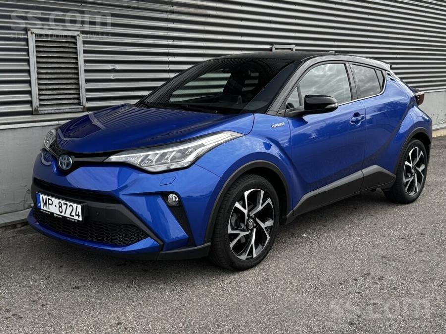 Синий Тойота C-HR 2018 в Рига, объемом двигателя 2.00 л и пробегом 121 тыс. км за 18900 €, фото 1 на AUTOMOTO.COM.LV