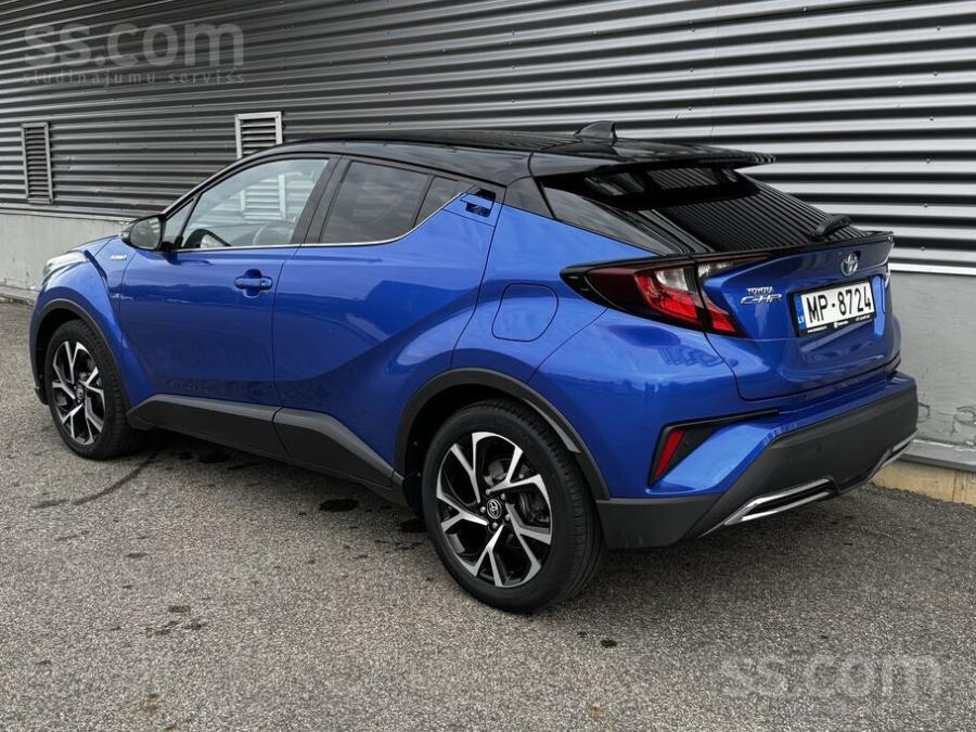 Синий Тойота C-HR 2018 в Рига, объемом двигателя 2.00 л и пробегом 121 тыс. км за 18900 €, фото 4 на AUTOMOTO.COM.LV