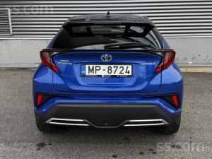 Синий Тойота C-HR 2018 в Рига, объемом двигателя 2.00 л и пробегом 121 тыс. км за 18900 €, фото 5 на AUTOMOTO.COM.LV