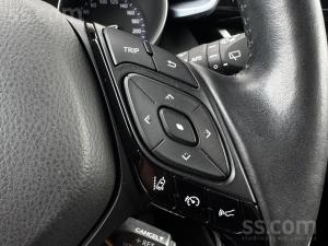 Синий Тойота C-HR 2018 в Рига, объемом двигателя 2.00 л и пробегом 121 тыс. км за 18900 €, фото 25 на AUTOMOTO.COM.LV