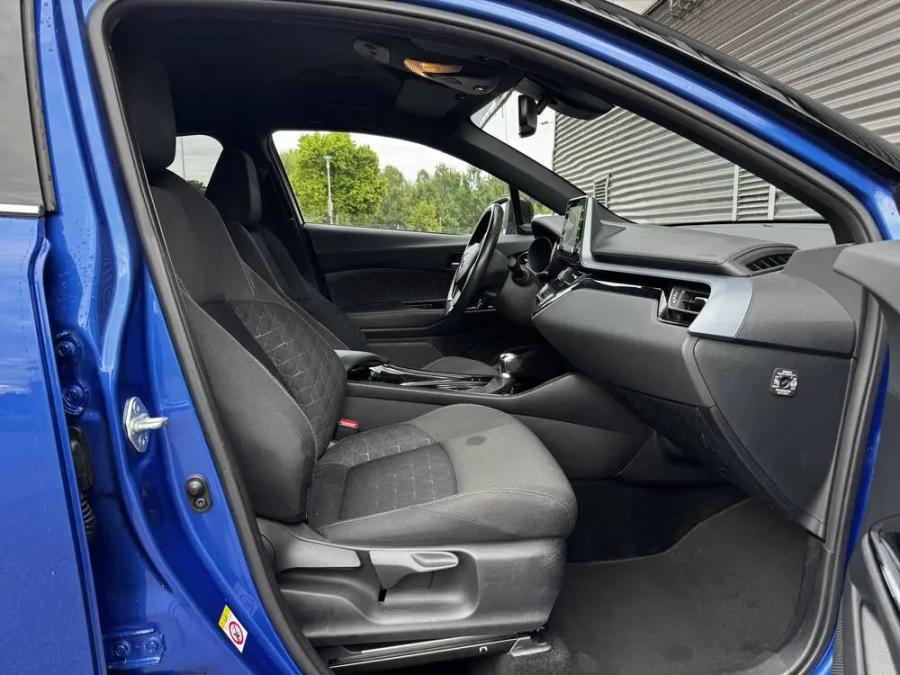 Zils Toyota C-HR 2018 Rīga, ar dzinēja tilpumu 2.00 L un nobraukumu 121 tūkst. km par 18900 €, foto 13 vietnē AUTOMOTO.COM.LV