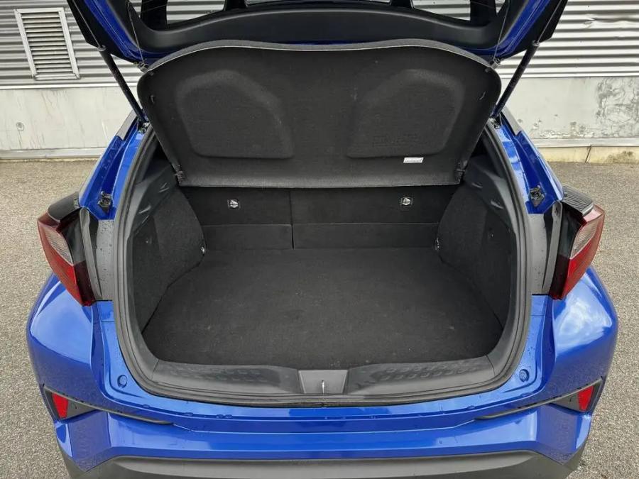Zils Toyota C-HR 2018 Rīga, ar dzinēja tilpumu 2.00 L un nobraukumu 121 tūkst. km par 18900 €, foto 15 vietnē AUTOMOTO.COM.LV