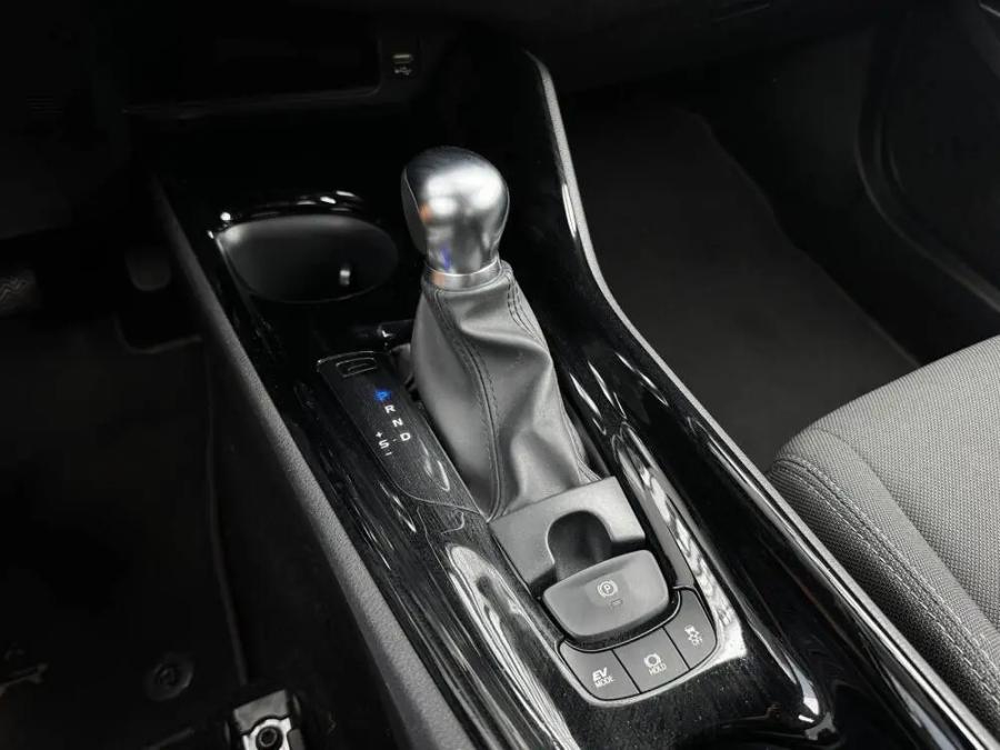 Zils Toyota C-HR 2018 Rīga, ar dzinēja tilpumu 2.00 L un nobraukumu 121 tūkst. km par 18900 €, foto 19 vietnē AUTOMOTO.COM.LV