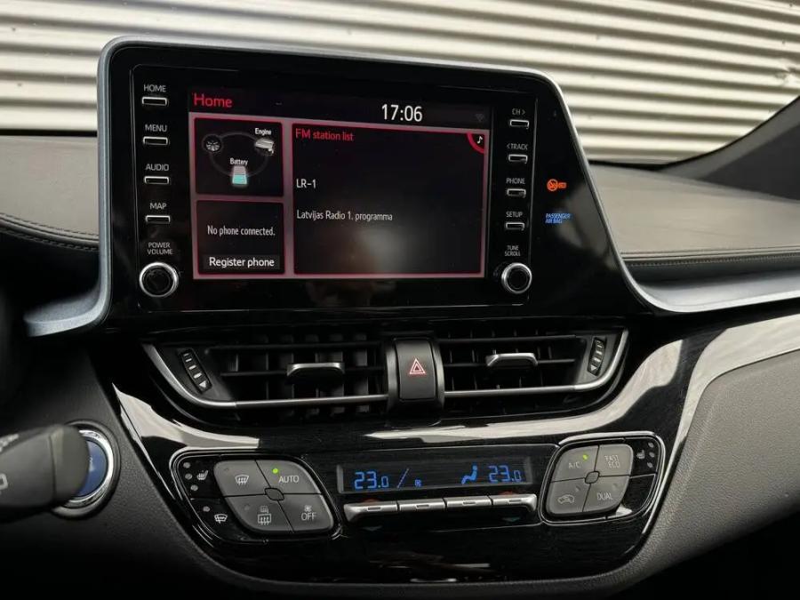Zils Toyota C-HR 2018 Rīga, ar dzinēja tilpumu 2.00 L un nobraukumu 121 tūkst. km par 18900 €, foto 22 vietnē AUTOMOTO.COM.LV