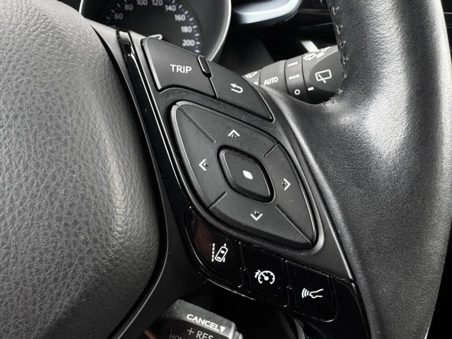 Zils Toyota C-HR 2018 Rīga, ar dzinēja tilpumu 2.00 L un nobraukumu 121 tūkst. km par 18900 €, foto 25 vietnē AUTOMOTO.COM.LV