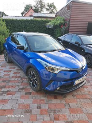 Синий Тойота C-HR 2018 в Елгава, объемом двигателя 1.80 л и пробегом 111 тыс. км за 16000 €, фото  на AUTOMOTO.COM.LV
