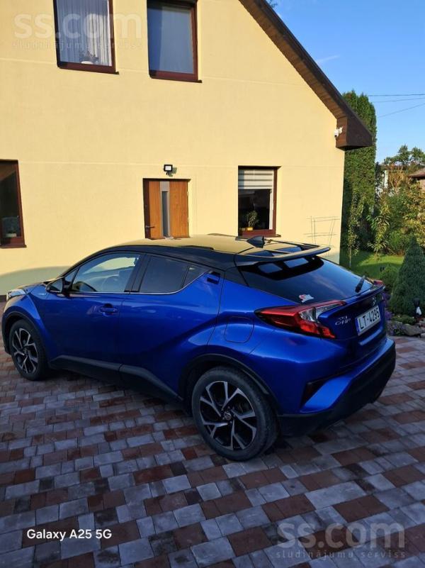 Blue Toyota C-HR 2018 in Jelgava, with an engine capacity of 1.80 L and mileage of 111 thousand km for 16000 €, photo 9 on AUTOMOTO.COM.LV