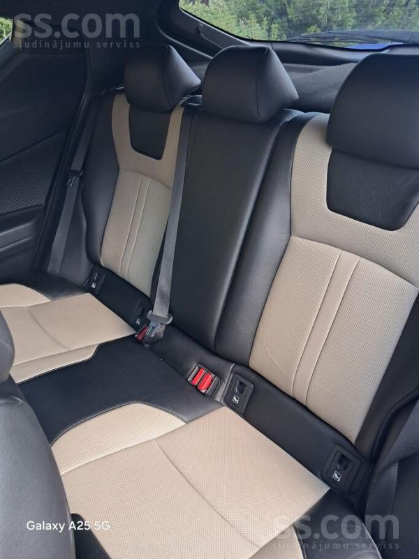 Blue Toyota C-HR 2018 in Jelgava, with an engine capacity of 1.80 L and mileage of 111 thousand km for 16000 €, photo 11 on AUTOMOTO.COM.LV