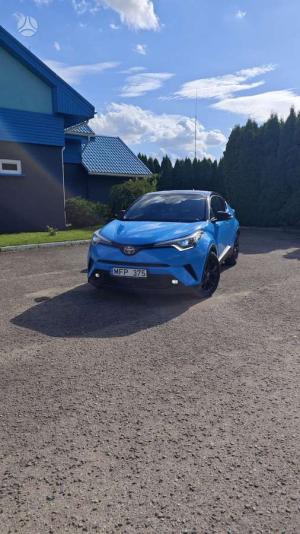 Blue Toyota C-HR 2018 in Kaunas, with an engine capacity of 1.80 L and mileage of 100 thousand km for 17500 €, photo  on AUTOMOTO.COM.LV
