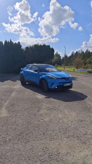 Синий Тойота C-HR 2018 в Каунас, объемом двигателя 1.80 л и пробегом 100 тыс. км за 17500 €, фото 3 на AUTOMOTO.COM.LV