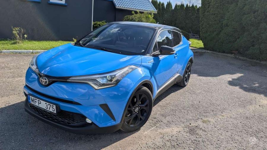 Синий Тойота C-HR 2018 в Каунас, объемом двигателя 1.80 л и пробегом 100 тыс. км за 17500 €, фото 4 на AUTOMOTO.COM.LV