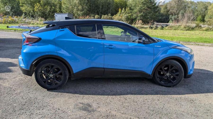 Синий Тойота C-HR 2018 в Каунас, объемом двигателя 1.80 л и пробегом 100 тыс. км за 17500 €, фото 10 на AUTOMOTO.COM.LV