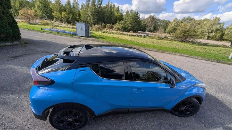 Синий Тойота C-HR 2018 в Каунас, объемом двигателя 1.80 л и пробегом 100 тыс. км за 17500 €, фото 15 на AUTOMOTO.COM.LV