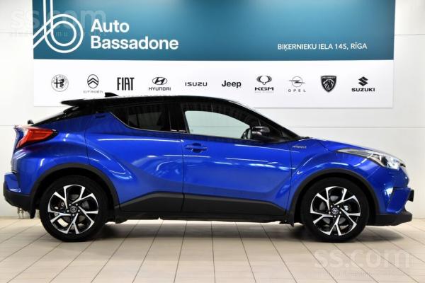 Синий Тойота C-HR 2019 в Рига, объемом двигателя 1.80 л и пробегом 100 тыс. км за 16990 €, фото 5 на AUTOMOTO.COM.LV
