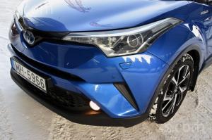 Blue Toyota C-HR 2019 in Riga, with an engine capacity of 1.80 L and mileage of 100 thousand km for 16990 €, photo 26 on AUTOMOTO.COM.LV