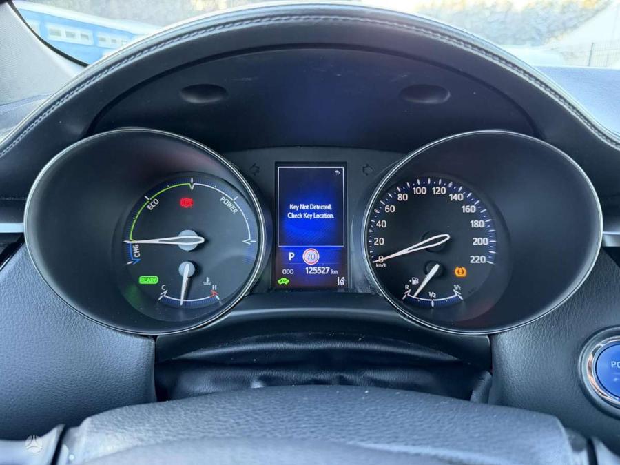 Blue Toyota C-HR 2019 in Vilnius, with an engine capacity of 1.80 L and mileage of 126 thousand km for 16350 €, photo 22 on AUTOMOTO.COM.LV