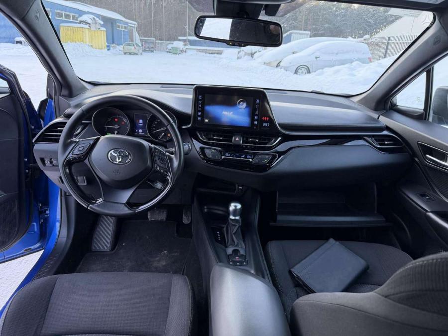 Blue Toyota C-HR 2019 in Vilnius, with an engine capacity of 1.80 L and mileage of 126 thousand km for 16350 €, photo 27 on AUTOMOTO.COM.LV