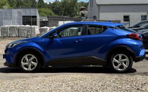 Blue Toyota C-HR 2019 in Vilnius, with an engine capacity of 1.80 L and mileage of 139 thousand km for 15990 €, photo 5 on AUTOMOTO.COM.LV