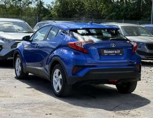 Blue Toyota C-HR 2019 in Vilnius, with an engine capacity of 1.80 L and mileage of 139 thousand km for 15990 €, photo 6 on AUTOMOTO.COM.LV