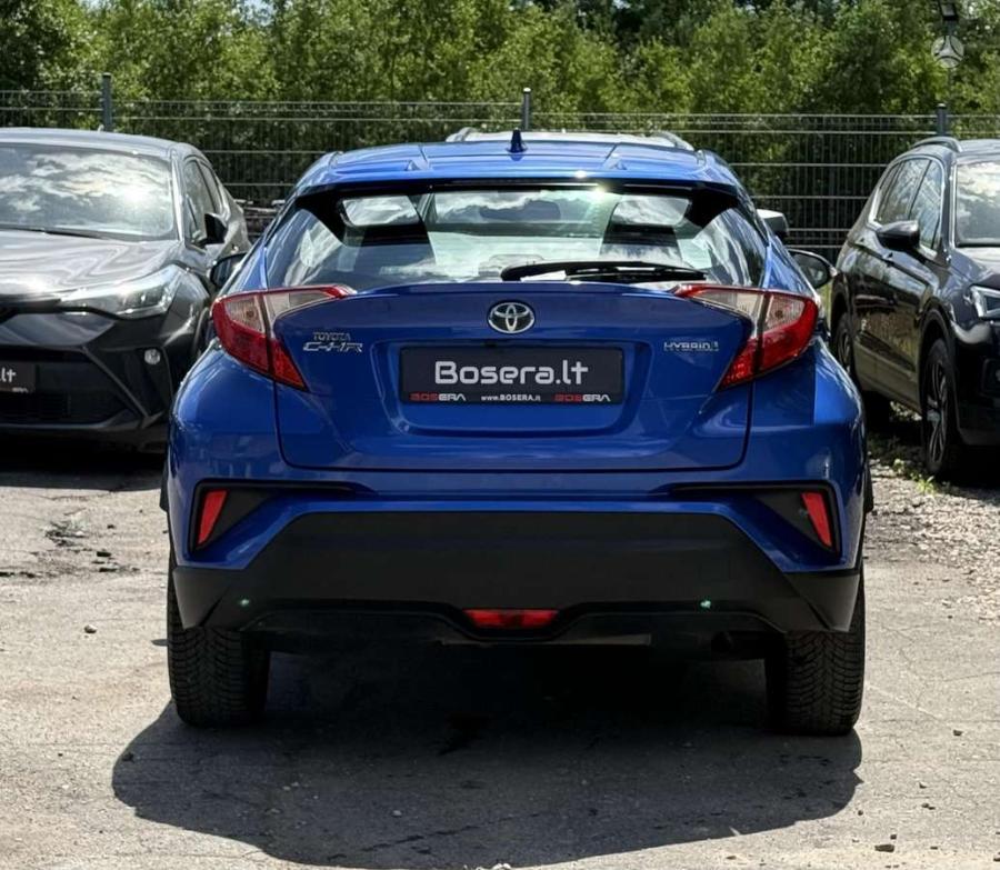 Blue Toyota C-HR 2019 in Vilnius, with an engine capacity of 1.80 L and mileage of 139 thousand km for 15990 €, photo 7 on AUTOMOTO.COM.LV