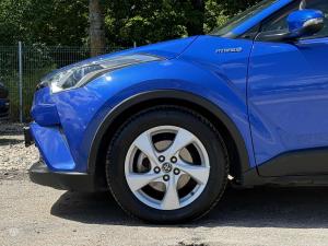 Blue Toyota C-HR 2019 in Vilnius, with an engine capacity of 1.80 L and mileage of 139 thousand km for 15990 €, photo 13 on AUTOMOTO.COM.LV