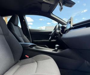 Blue Toyota C-HR 2019 in Vilnius, with an engine capacity of 1.80 L and mileage of 139 thousand km for 15990 €, photo 20 on AUTOMOTO.COM.LV