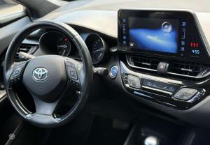 Blue Toyota C-HR 2019 in Vilnius, with an engine capacity of 1.80 L and mileage of 139 thousand km for 15990 €, photo 21 on AUTOMOTO.COM.LV