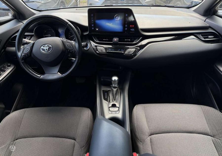Blue Toyota C-HR 2019 in Vilnius, with an engine capacity of 1.80 L and mileage of 139 thousand km for 15990 €, photo 22 on AUTOMOTO.COM.LV