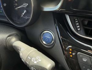 Blue Toyota C-HR 2019 in Vilnius, with an engine capacity of 1.80 L and mileage of 139 thousand km for 15990 €, photo 31 on AUTOMOTO.COM.LV