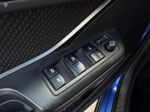 Blue Toyota C-HR 2019 in Vilnius, with an engine capacity of 1.80 L and mileage of 139 thousand km for 15990 €, photo 33 on AUTOMOTO.COM.LV