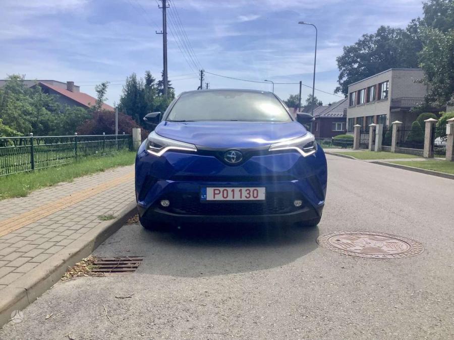 Синий Тойота C-HR 2019 в Алитус, объемом двигателя 1.80 л и пробегом 77 тыс. км за 17900 €, фото 4 на AUTOMOTO.COM.LV