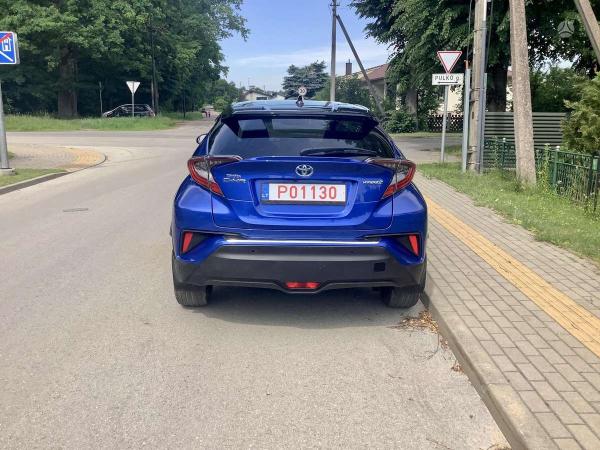 Blue Toyota C-HR 2019 in Alytus, with an engine capacity of 1.80 L and mileage of 77 thousand km for 17900 €, photo 8 on AUTOMOTO.COM.LV