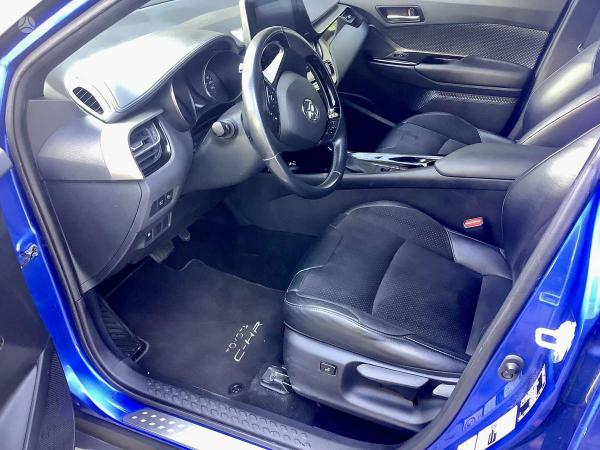 Blue Toyota C-HR 2019 in Alytus, with an engine capacity of 1.80 L and mileage of 77 thousand km for 17900 €, photo 9 on AUTOMOTO.COM.LV